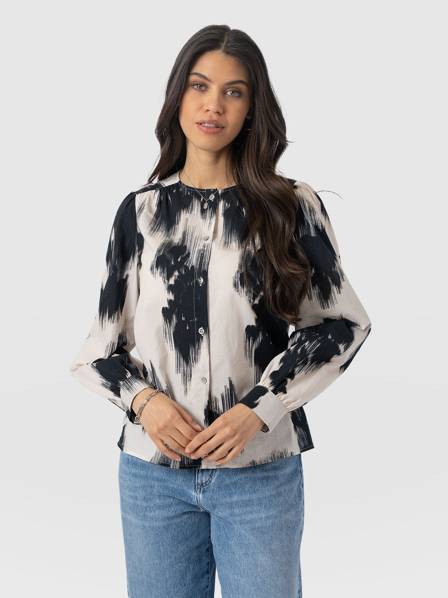 Amelie Blouse - White Fade Floral - Women's Blouses | Saint + Sofia® USA – Saint + Sofia® Inc