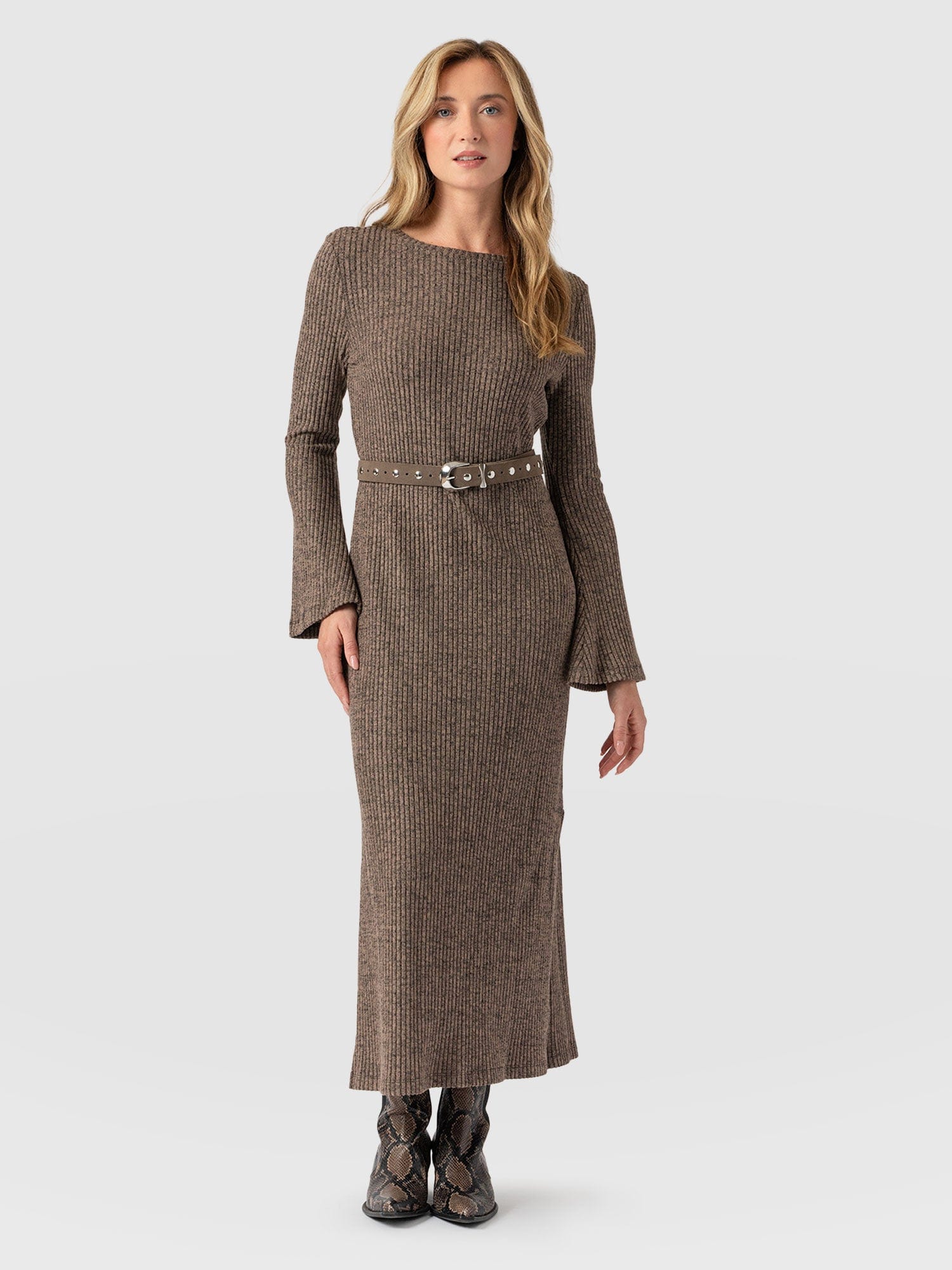 Callie Fluted Midi Dress Beige - Women's Dresses | Saint + Sofia® US – Saint + Sofia® Inc