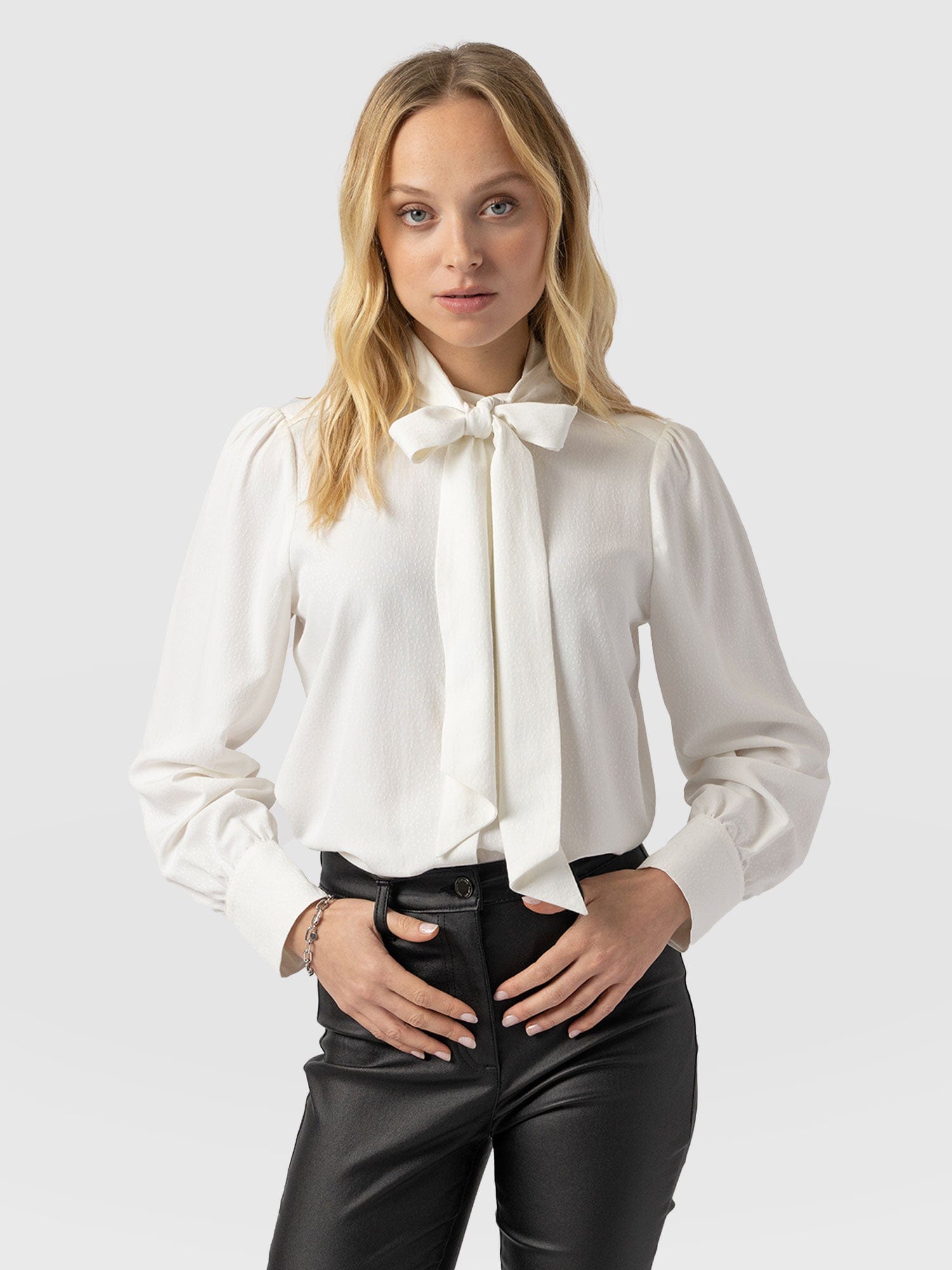 Paxton Pussybow Blouse Cream - Women's Blouses | Saint + Sofia® US – Saint + Sofia® Inc | Official